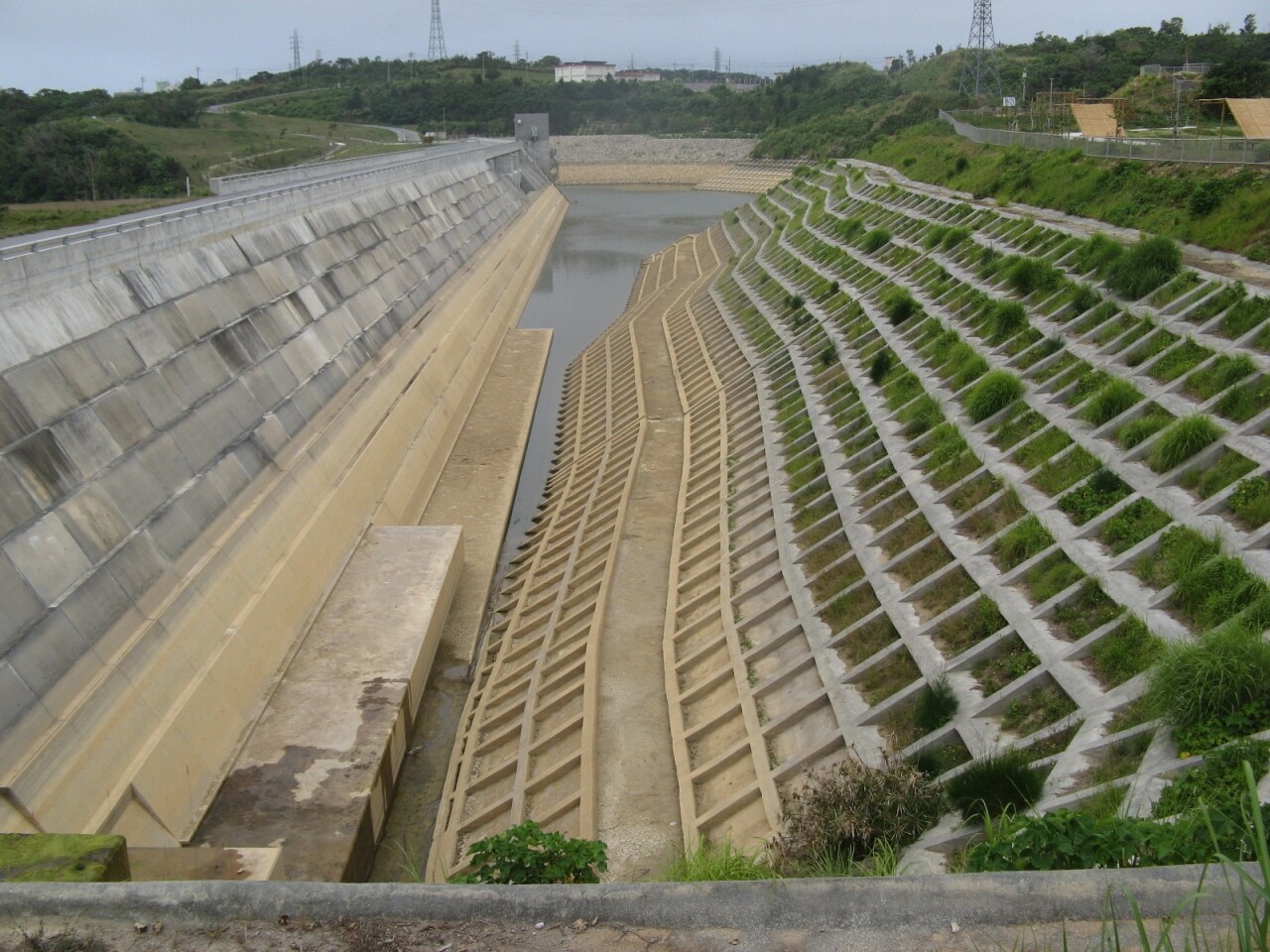 金武ダム- 沖縄本島（国頭・大宜味エリア ）の観光スポット | 沖縄トリップ